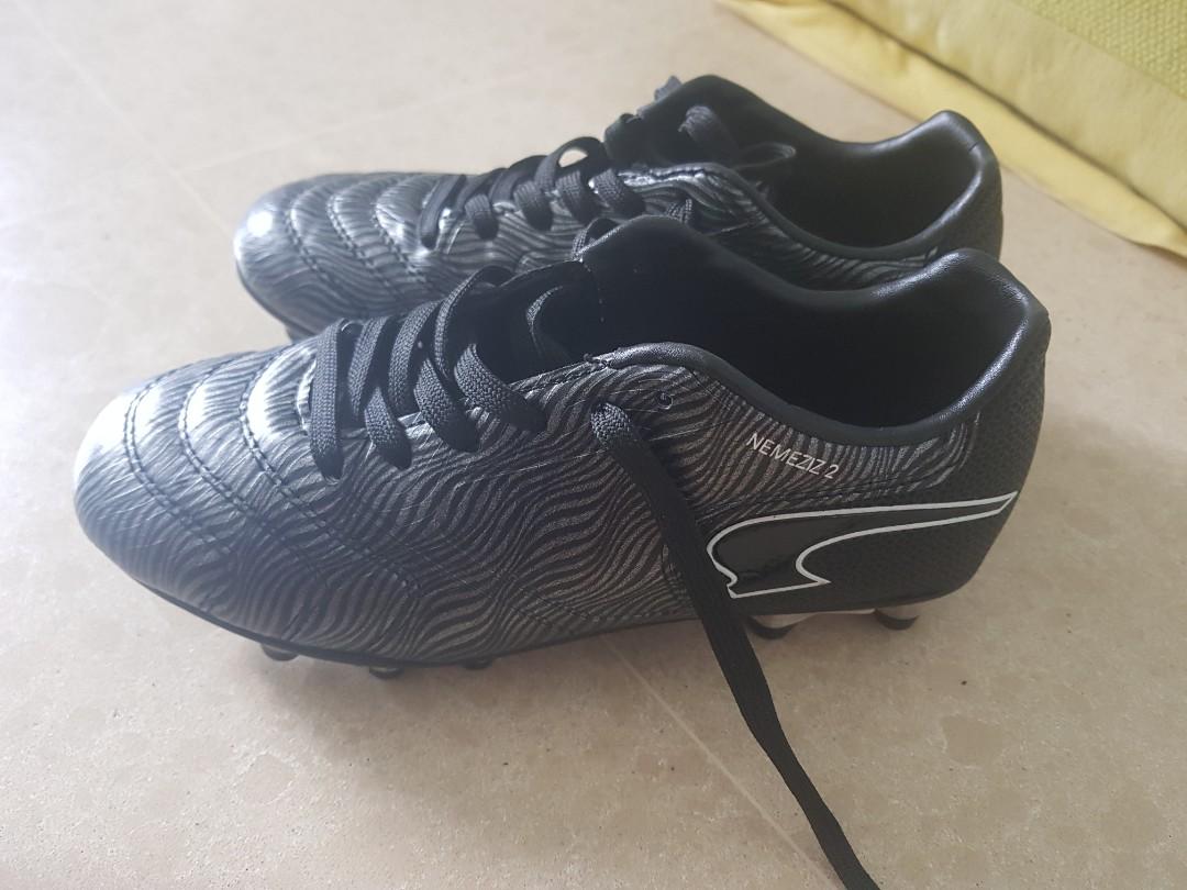 Kronos Football shoes boots kids, Sports Equipment, Other Sports ...