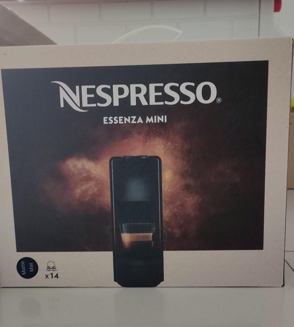 NESPRESSO COFFEE MACHINE C30-SG-MB-NE2, TV & Home Appliances, Kitchen ...