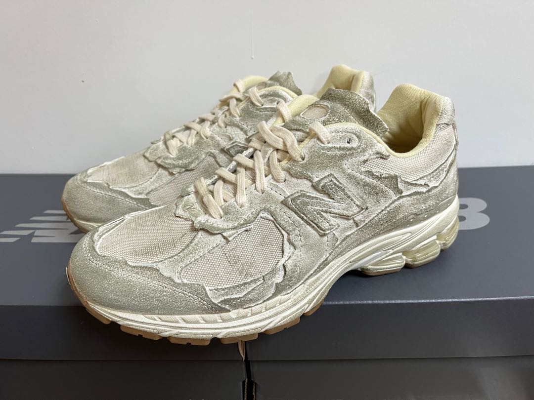 New Balance 2002R Protection Pack Distressed, 男裝, 鞋, 波鞋 - Carousell