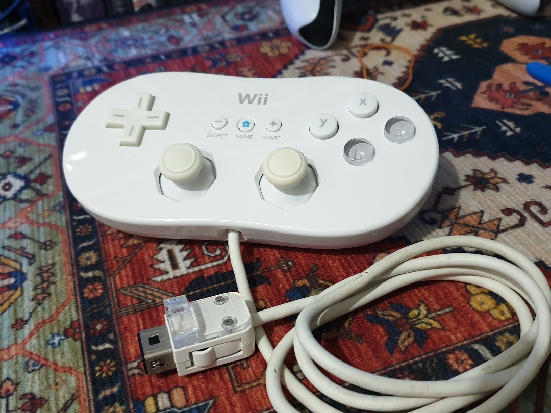 Nintendo Wii Classic Controller Authentic, Video Gaming, Gaming ...