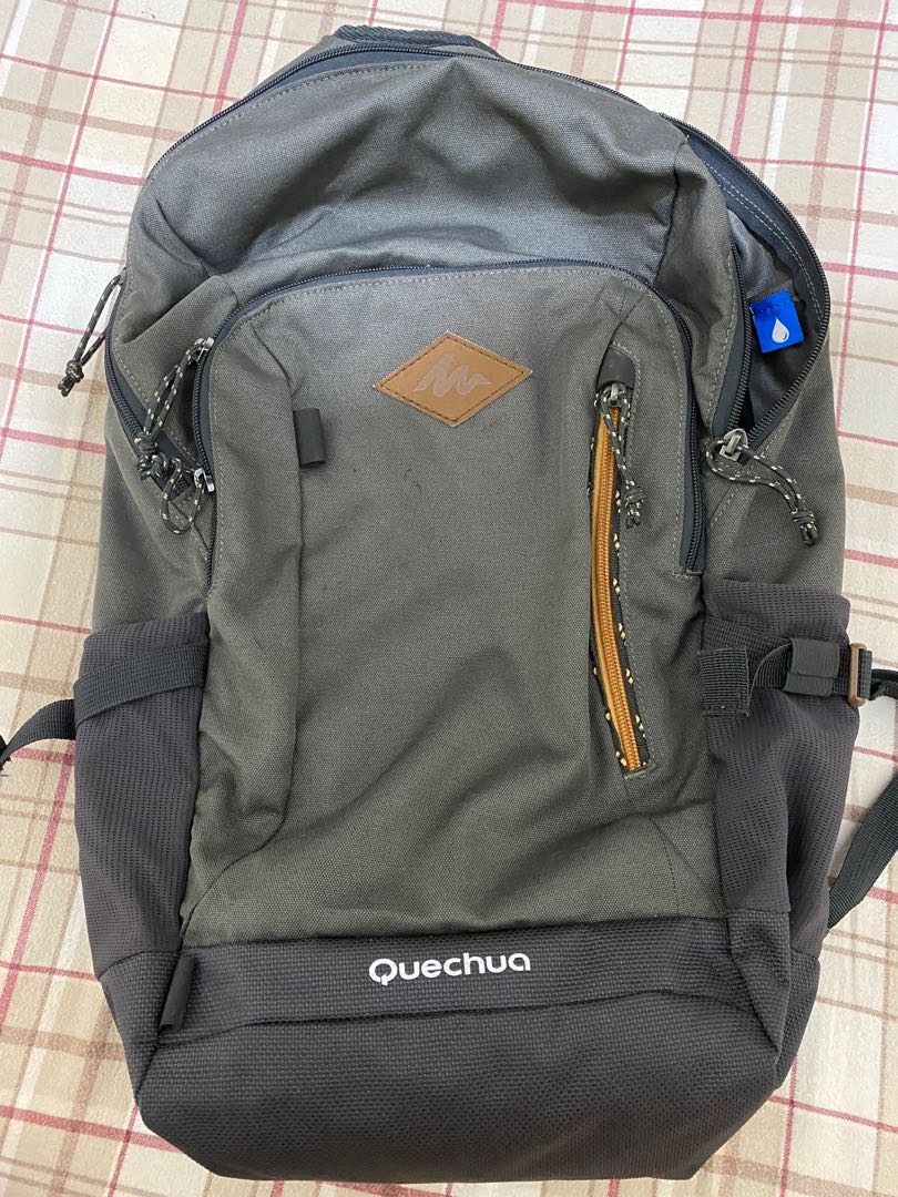 Quechua, Men's Fashion, Bags, Backpacks on Carousell