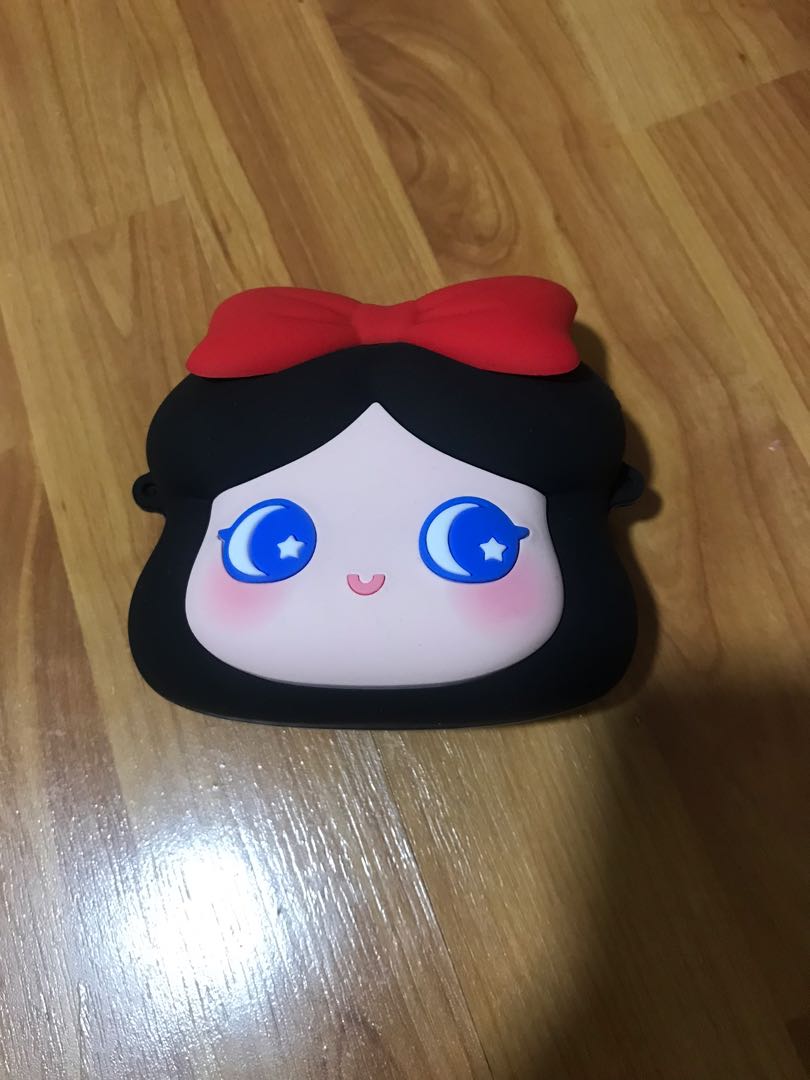 Silicon Snow white pouch, Women's Fashion, Bags & Wallets, Purses ...