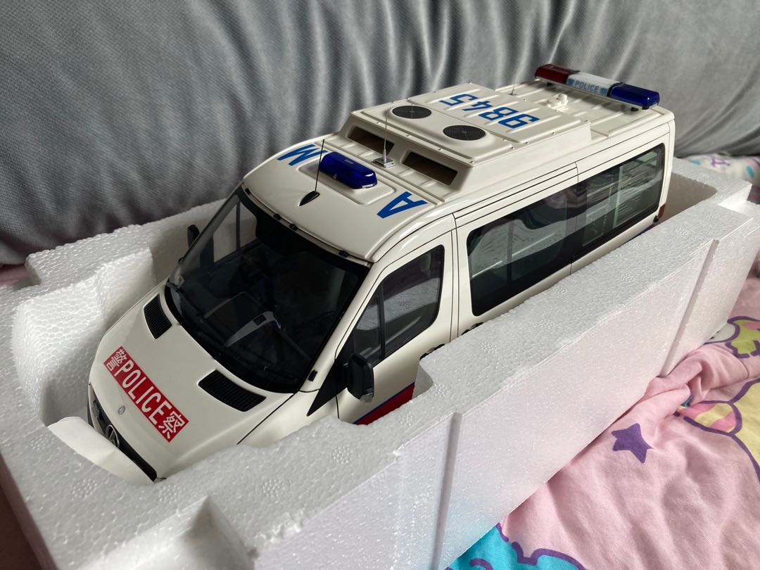 Tiny 1:18 香港警察 警車 聲光版 Benz Sprinter, 興趣及遊戲, 玩具 & 遊戲類 - Carousell