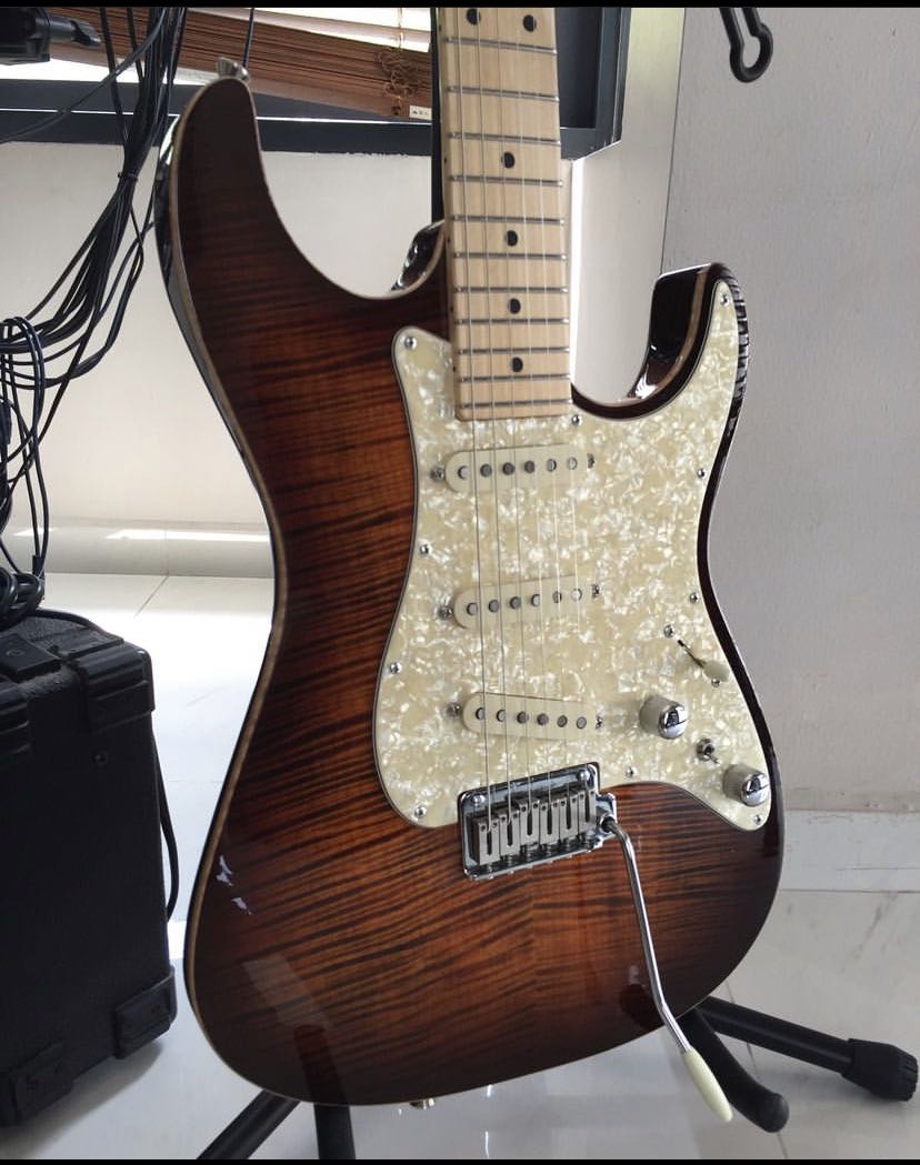 Tom Anderson Drop Top Classic S + extra pickguard , Hobbies & Toys ...