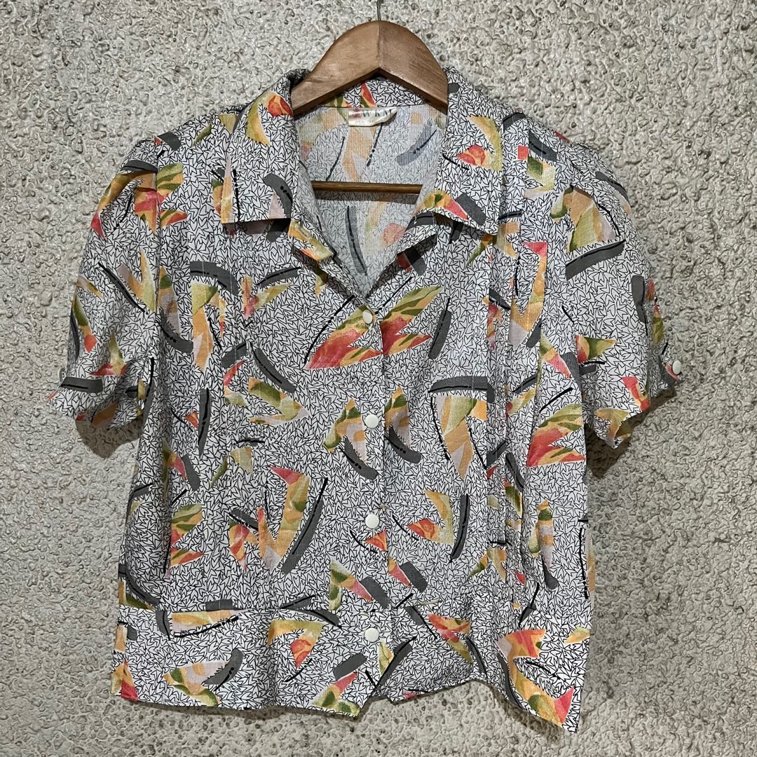 Vintage boxy top, Women's Fashion, Tops, Blouses on Carousell
