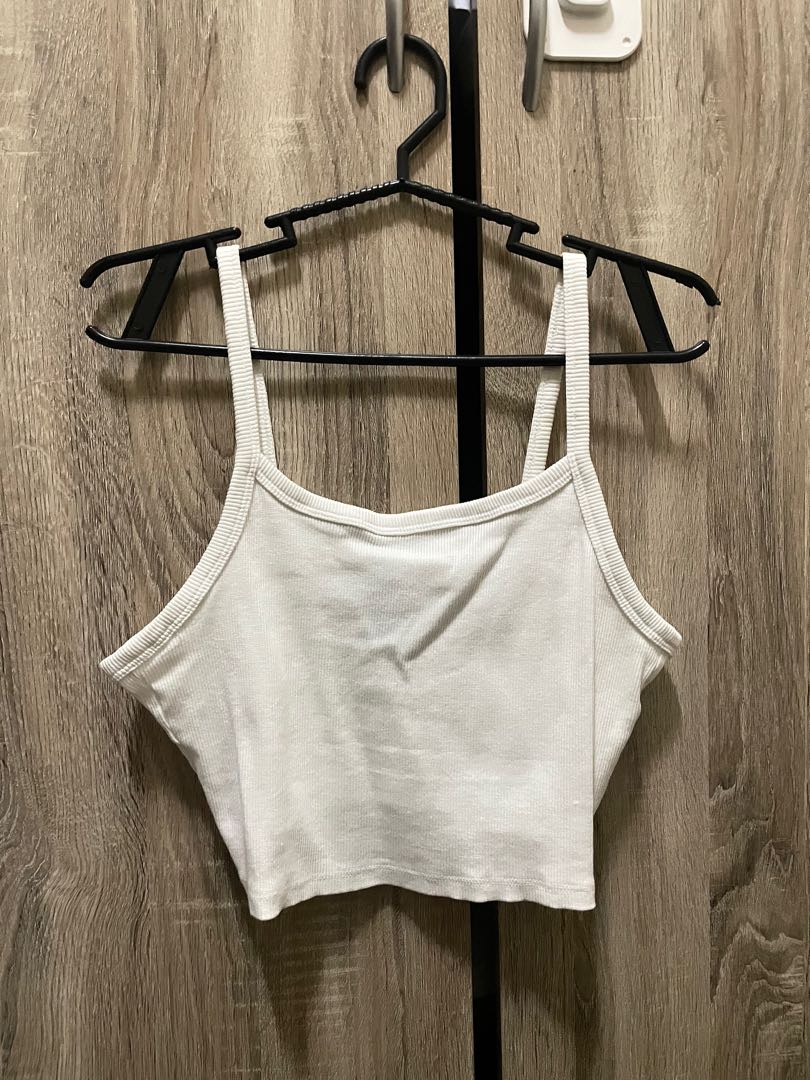 WHITE BASIC TOP, Women's Fashion, Tops, Sleeveless on Carousell