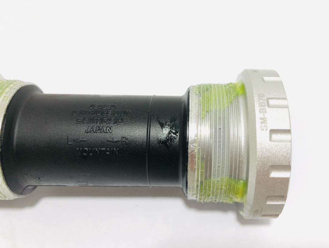 全新 Shimano BB70 XT系統 SM-BB70 登山車 外掛式BB, 體育器材, 自行車及配件, 單車在旋轉拍賣