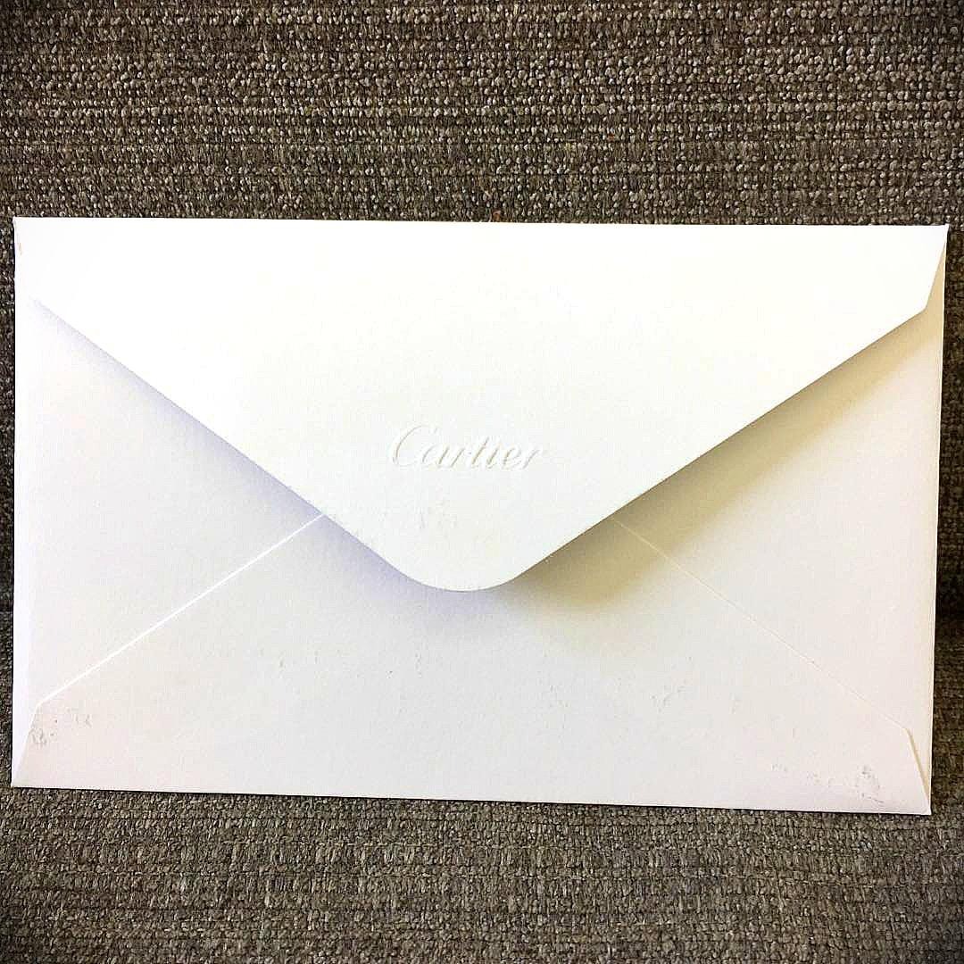 Cartier card size envelope, 名牌, 飾物及配件 on Carousell