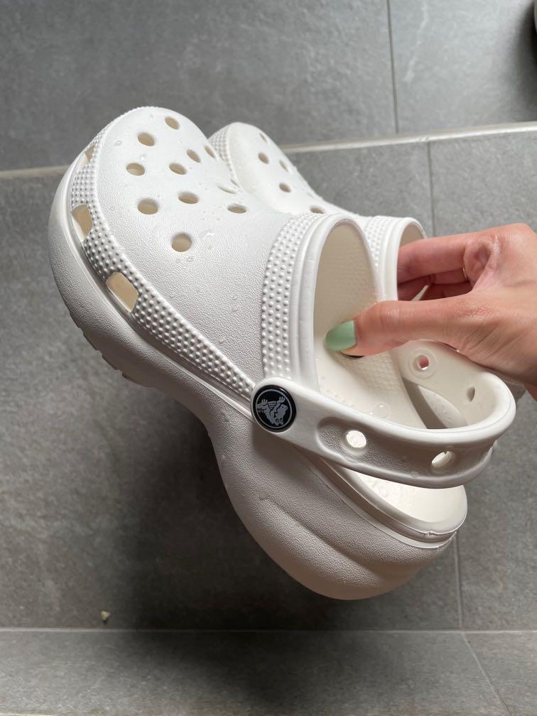 Crocs classic platform W4, Women's Fashion, Footwear, Flipflops and Slides on Carousell