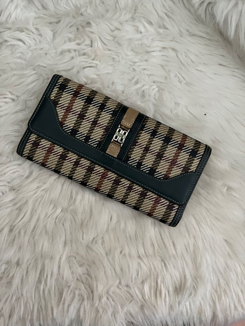 Daks long wallet, Luxury, Bags & Wallets on Carousell