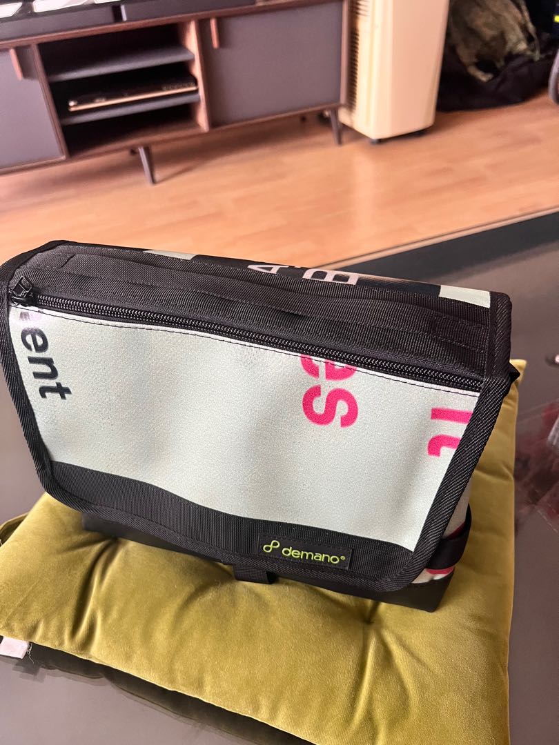 DEMANO Front Loading Bag with Sling Strap, Sports Equipment, Bicycles ...