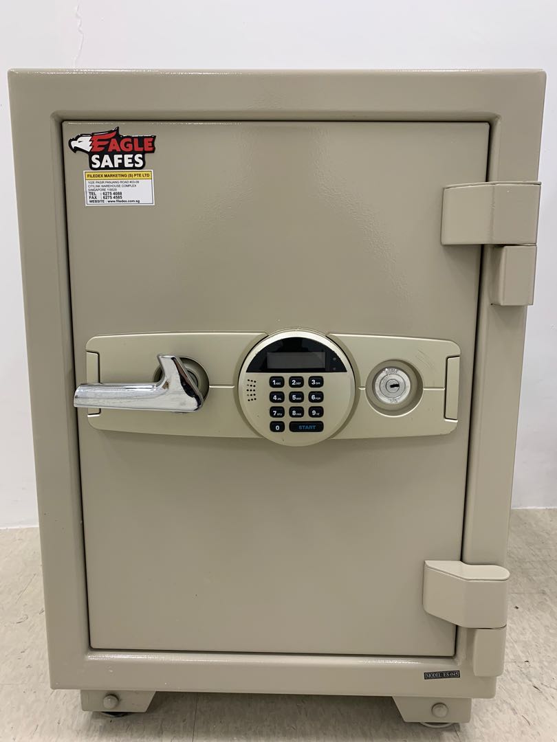 Eagle safes, Furniture & Home Living, Security & Locks, Safe on Carousell