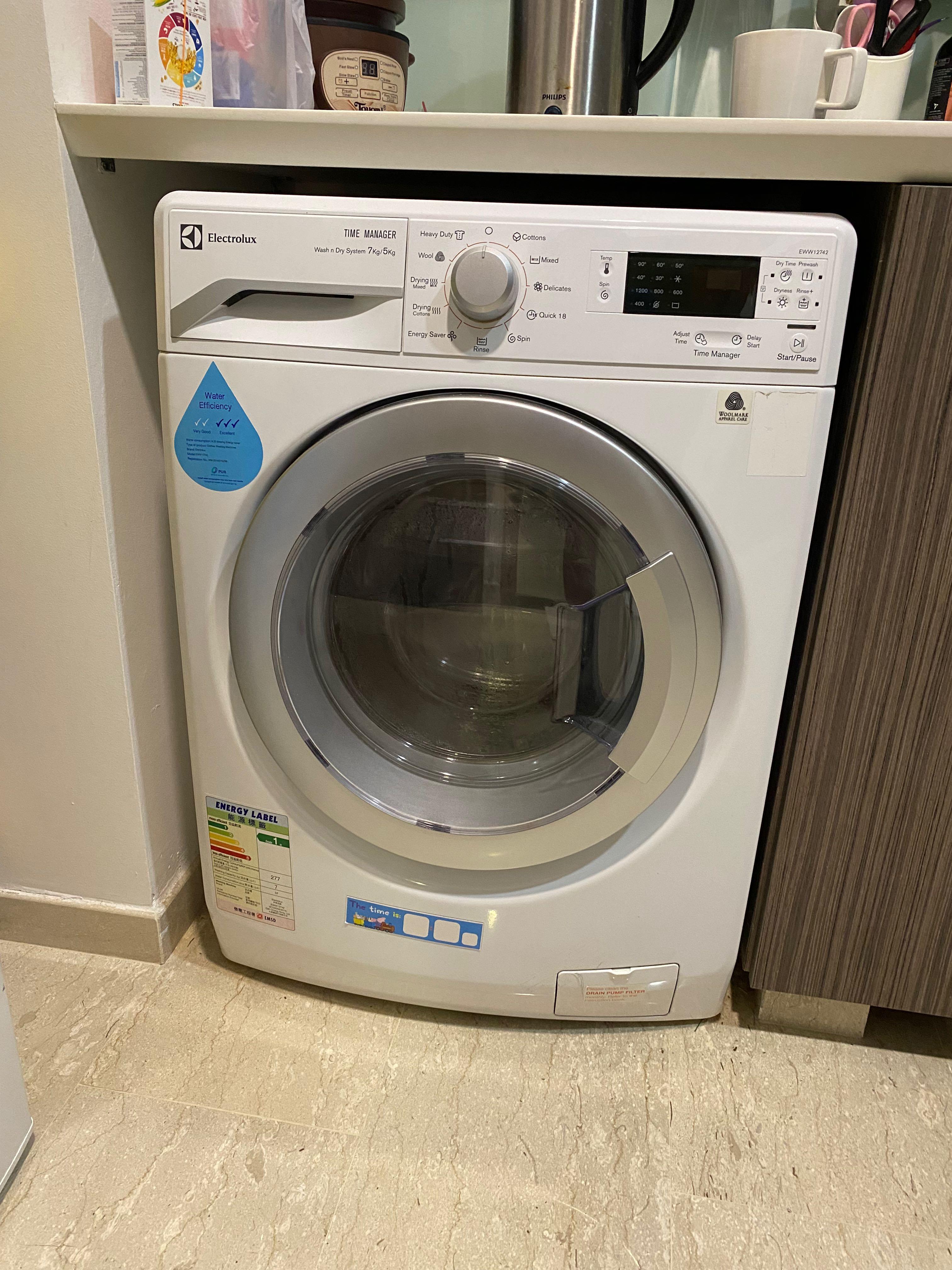 Electrolux 2in1 washer & dryer, TV & Home Appliances, Washing Machines ...