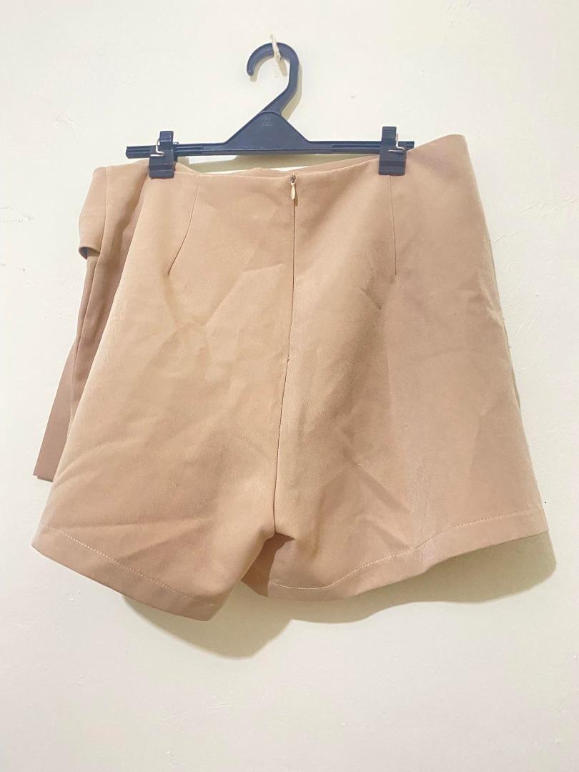 Pre-Loved Korean Skort (Cream color), Women's Fashion, Bottoms, Other ...
