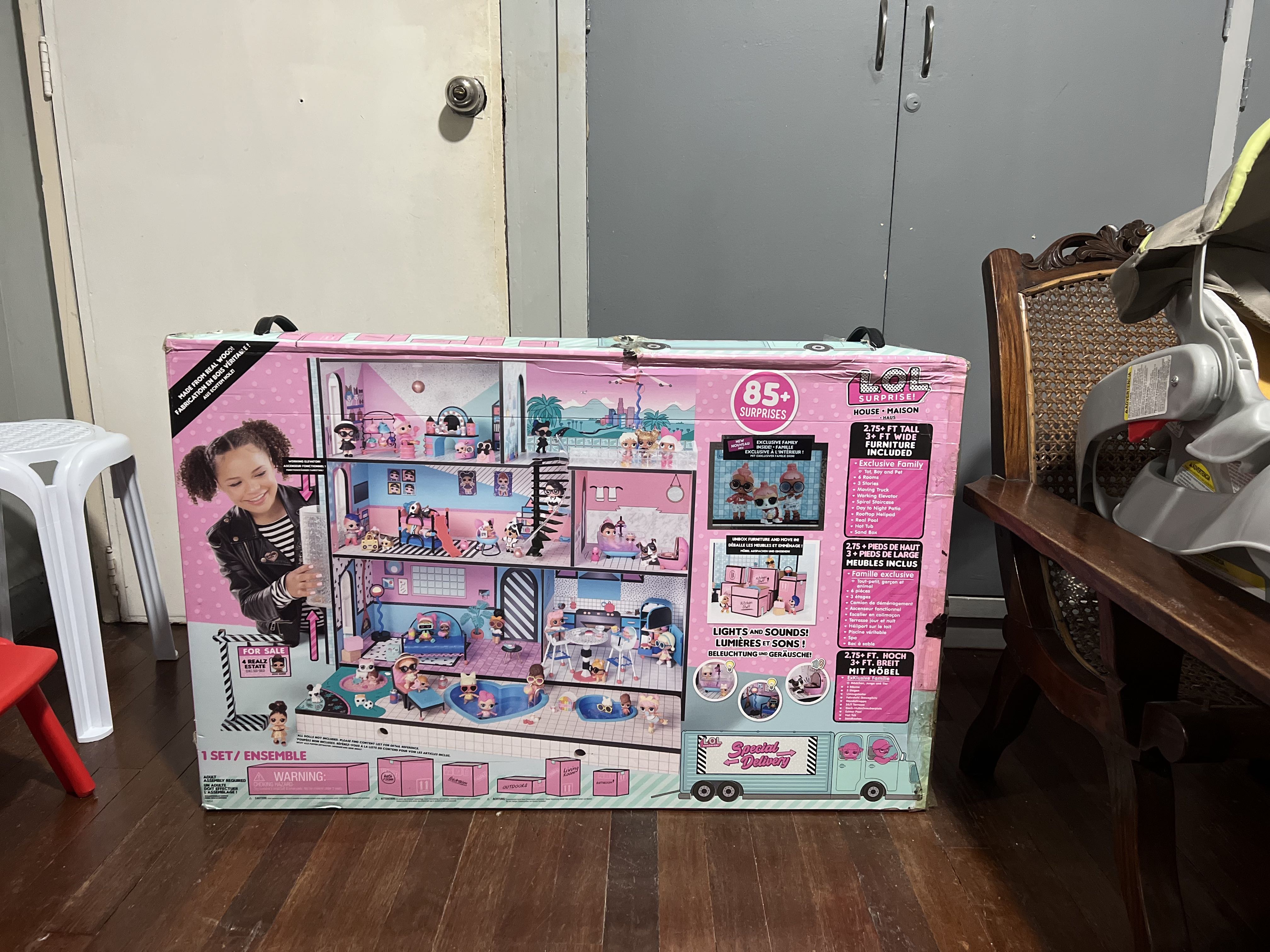 LOL Surprise House - Maison, Hobbies & Toys, Toys & Games on Carousell