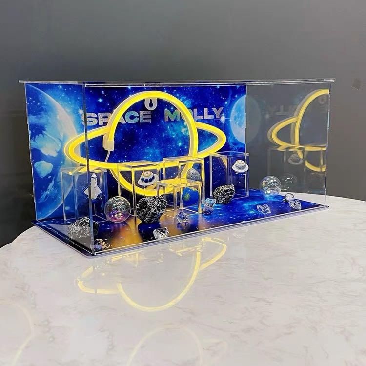 Space Molly 100% display box, Hobbies & Toys, Memorabilia ...