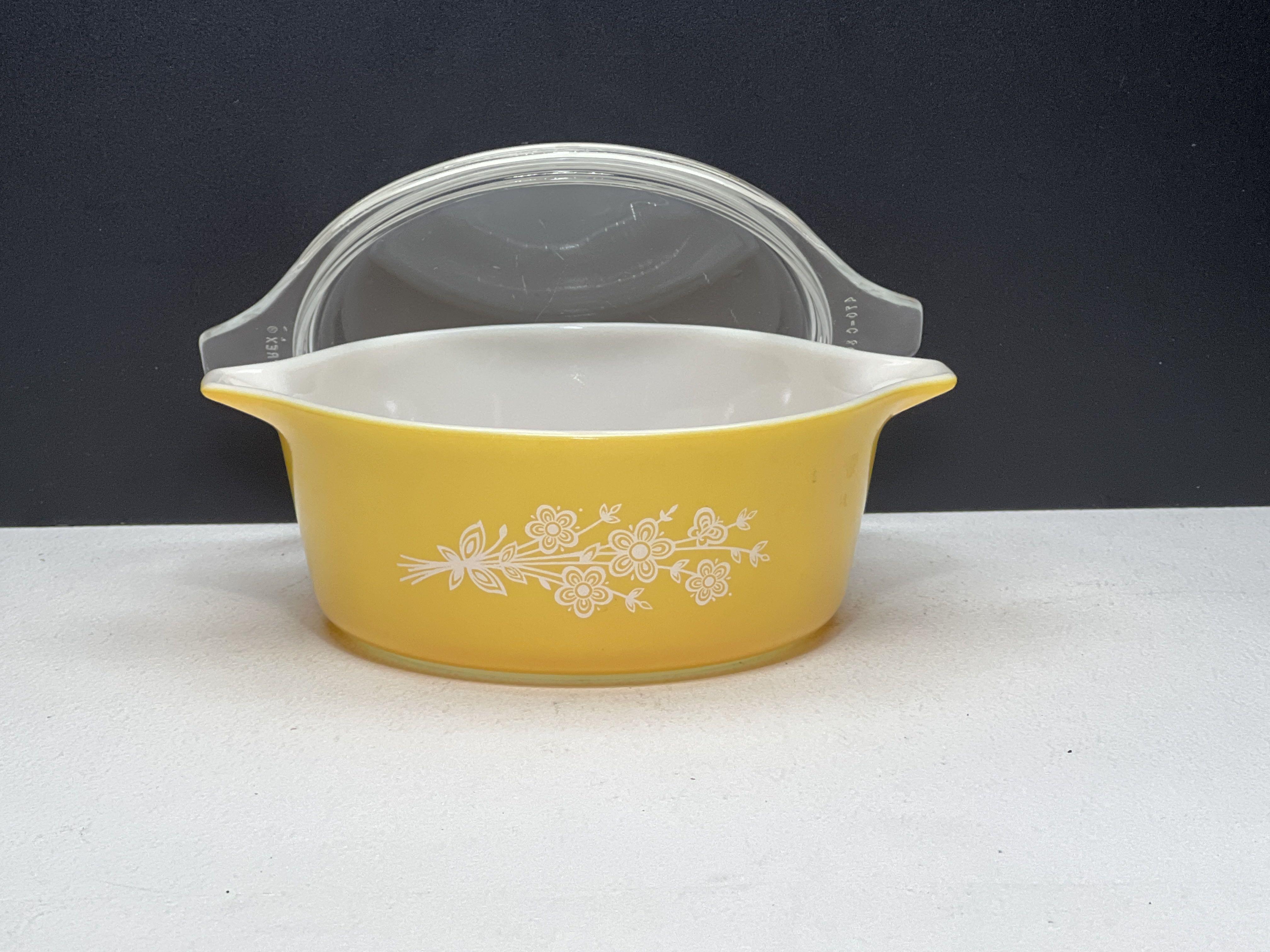 PYREX BUTTERFLY GOLD Casserole (750ml), Furniture & Home Living ...