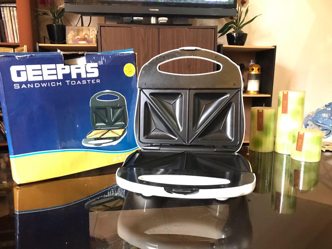 Geepas sandwich maker, Food & Drinks, Homemade Bakes on Carousell