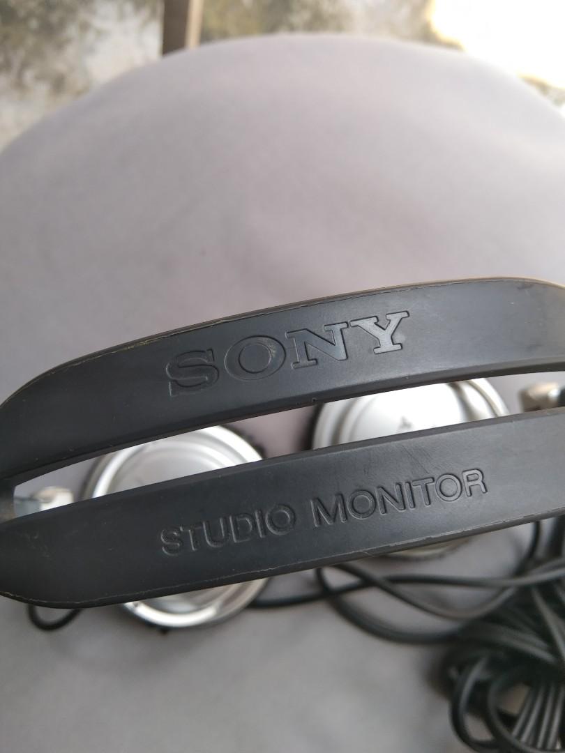Headphone Sony MDR-v300, Elektronik, Audio di Carousell