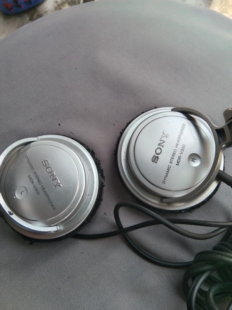 Headphone Sony MDR-v300, Elektronik, Audio di Carousell