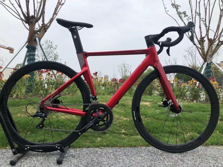 全新Java Siluro6佳沃魚雷6全內走碟剎公路車18速一體把disc roadbike, 運動產品, 單車及配件, 單車 - Carousell