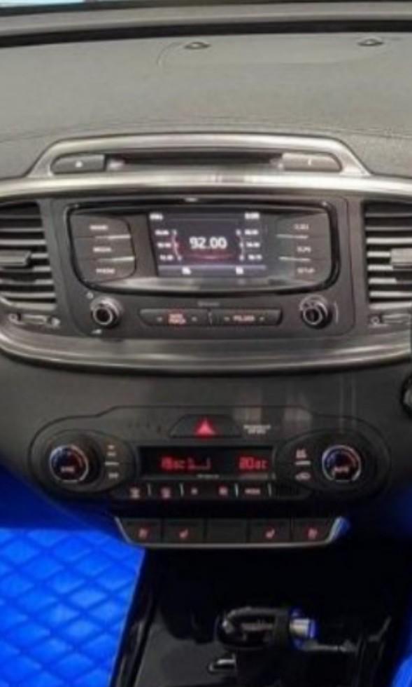 Kia sorento stock player with bracket *NEGO*, Car Accessories ...