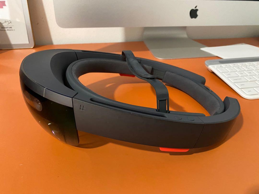Microsoft HoloLens (1st generation), Mobile Phones & Gadgets, Other Gadgets on Carousell
