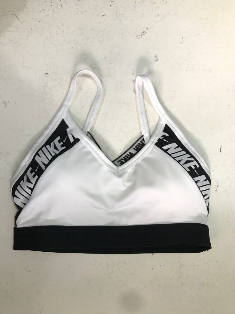NIKE bnw sportsbra, Women's Fashion, Activewear on Carousell