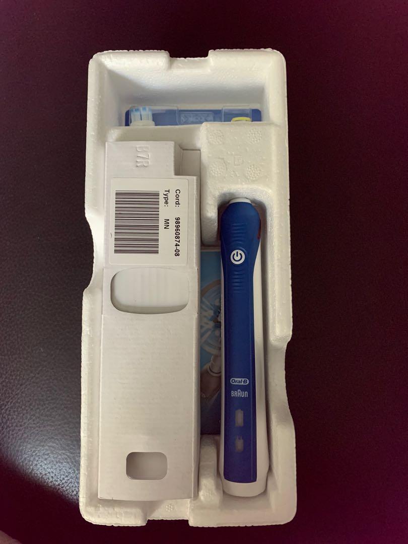 Oral-B PRO 2 2000, Beauty & Personal Care, Oral Care on Carousell