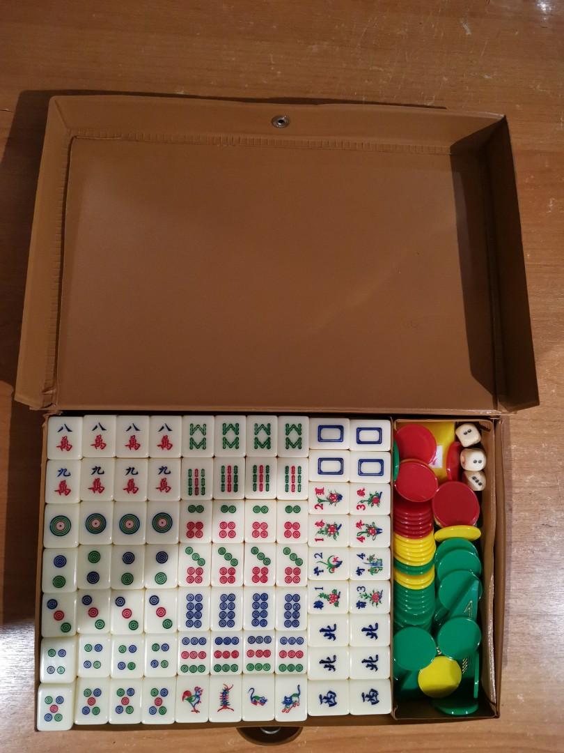 Portable mahjong set, Hobbies & Toys, Memorabilia & Collectibles ...
