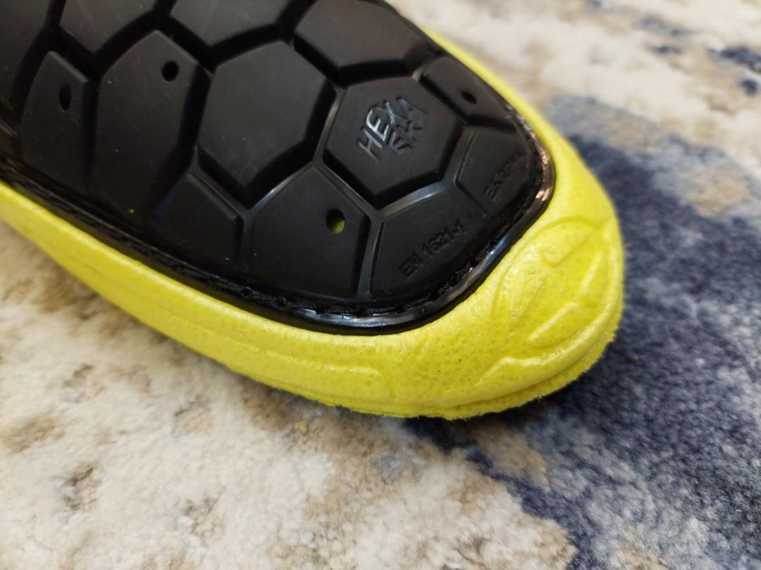 Rs Taichi Stealth Knee Guards (hard shell), Auto Accessories on Carousell