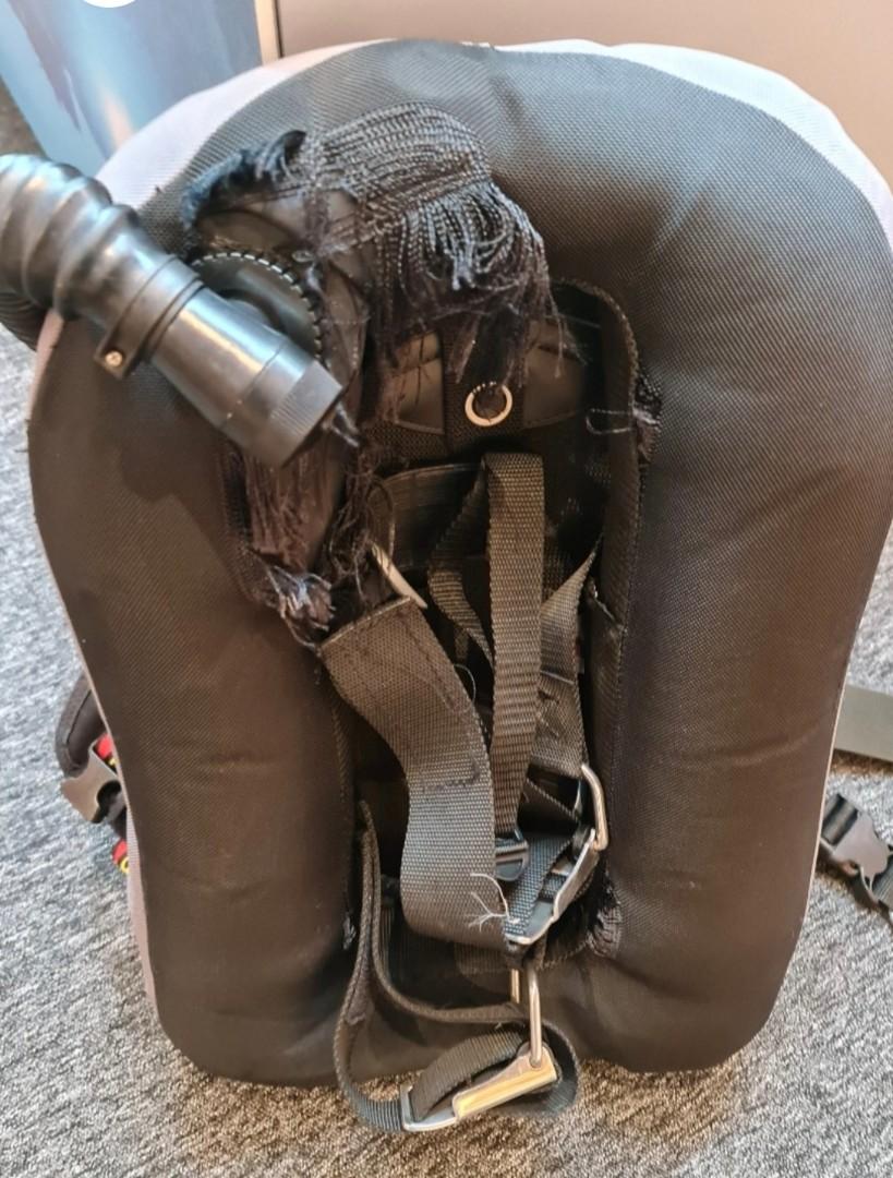Scubadiving BCD Dive rite Transpac XT, Sports Equipment, Other Sports ...