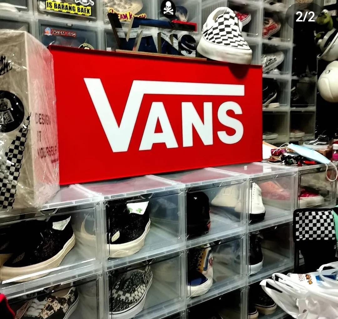 vans display sign with light, Men's Fashion, Footwear, Sneakers on ...