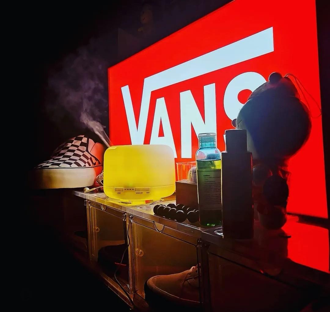 vans display sign with light, Men's Fashion, Footwear, Sneakers on ...
