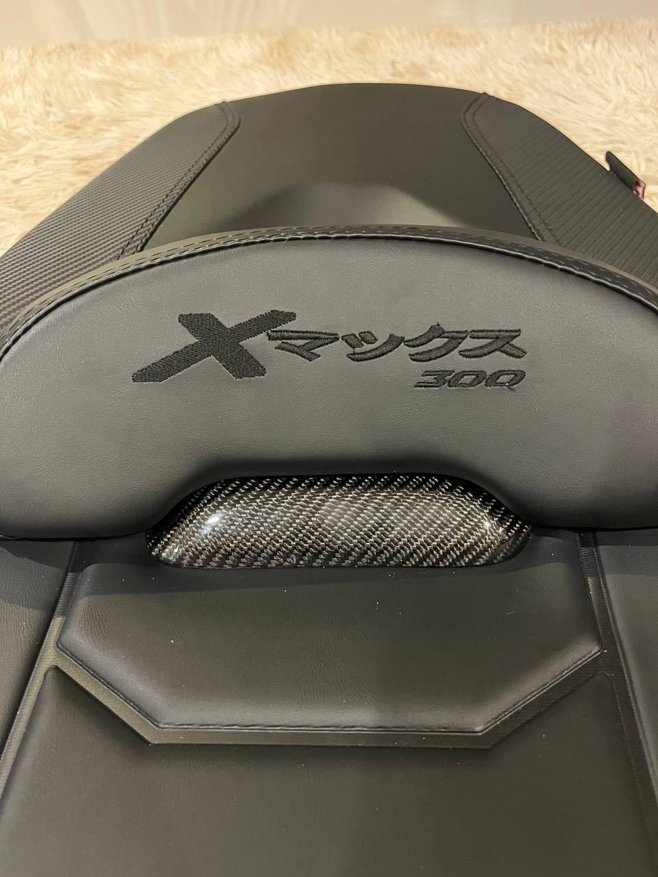 Yamaha Xmax sports seat. Custom Japanese embroidery. Original frame ...