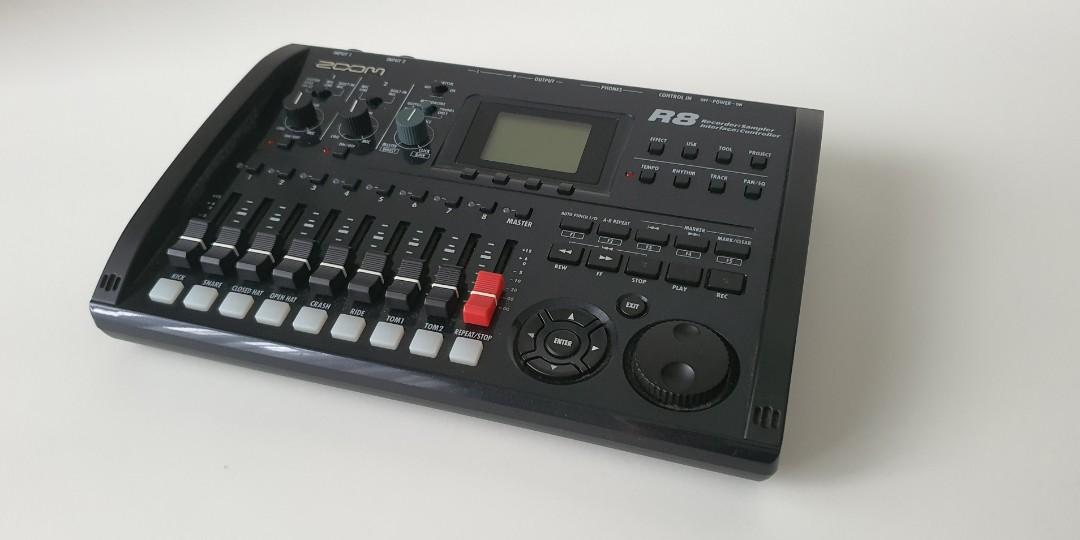Zoom R8 Recorder Sampler Interface Controller, Hobbies & Toys, Music ...