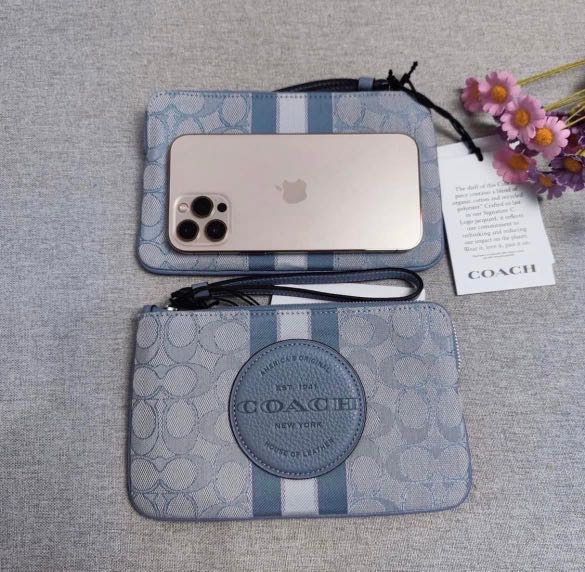 Coach, Women's Fashion, Bags & Wallets, Purses & Pouches on Carousell