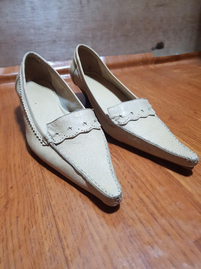 FIORUCCI pointed mini heel shoes, Women's Fashion, Footwear, Flats ...