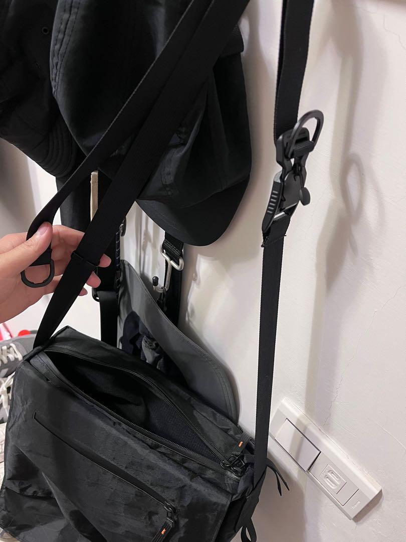 Goopi XP-M1 ”Wander“ Shoulder Bag - Shadow, 他的時尚, 包包與錢包, 腰包、手拿包在旋轉拍賣