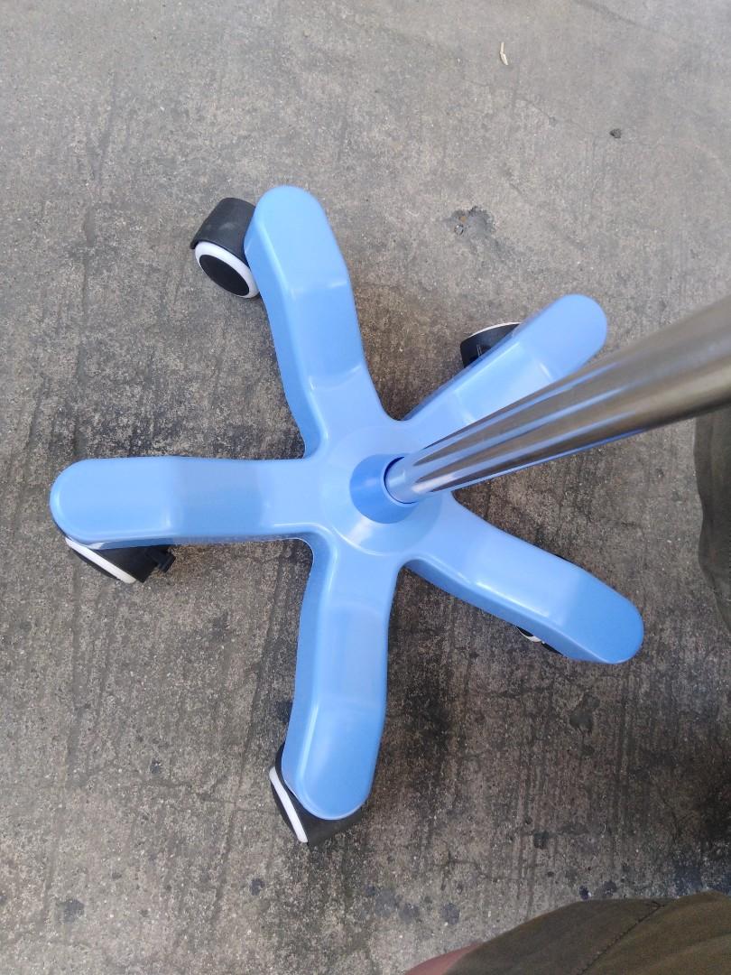 IV stand for dextrose with 4 hooks, Health & Nutrition, Assistive ...
