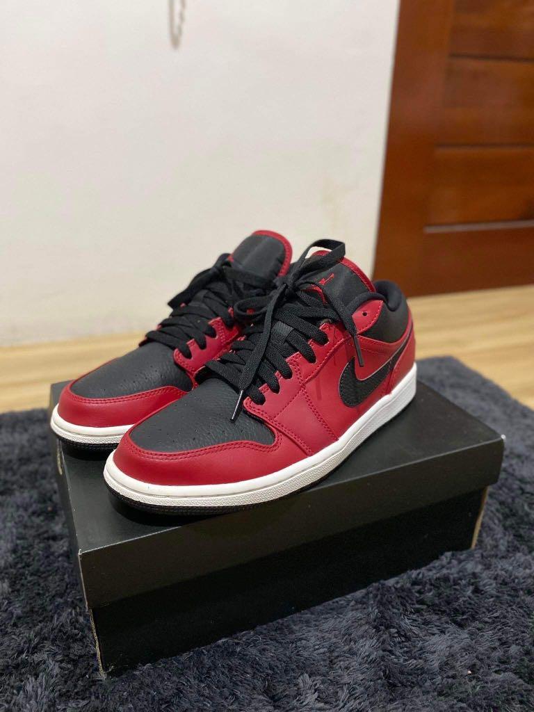 Jordan 1 Low Reverse Bred Pebbled Swoosh Size 9, Men's Fashion ...