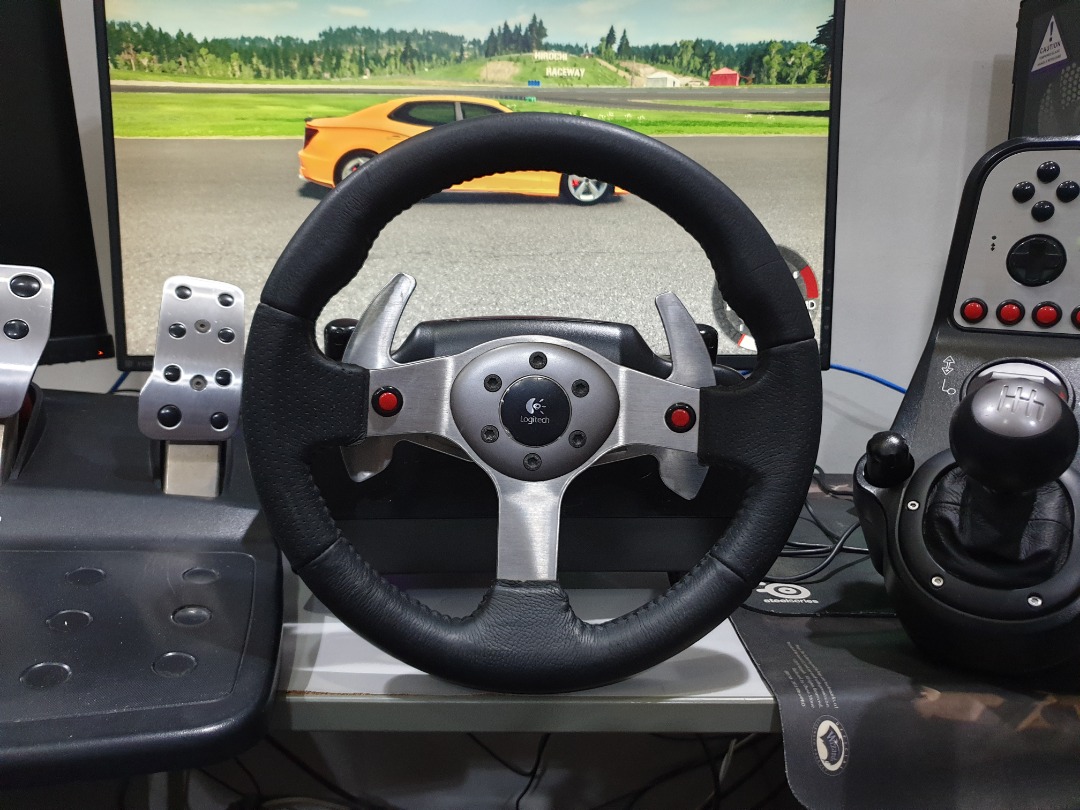 Logitech G25 Racing Wheel with Pedals and Shifter, Video Gaming, Gaming ...