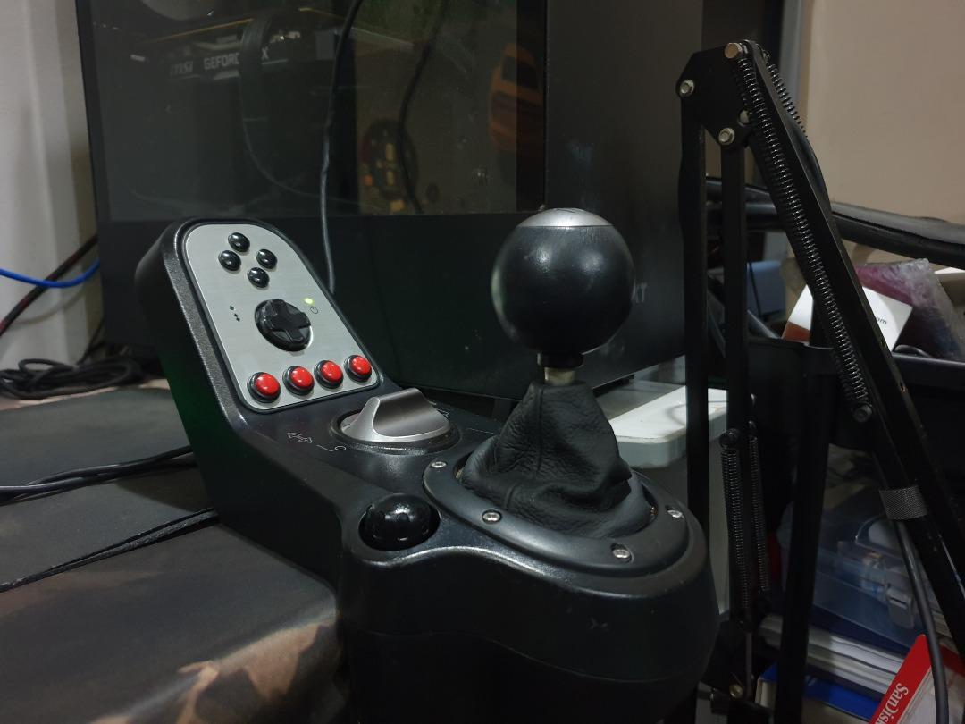 Logitech G25 Racing Wheel with Pedals and Shifter, Video Gaming, Gaming ...