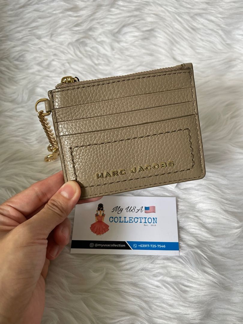 Marc Jacobs Groove Card Holder with Key Fob in Greige, Women's Fashion ...