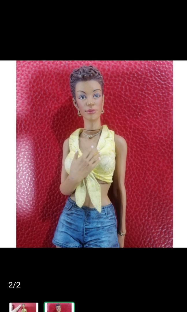 Mini Female Figure #2, Toys & Collectibles, Mainan di Carousell