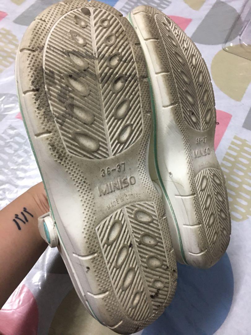 Miniso clog, Women's Fashion, Footwear, Sandals on Carousell