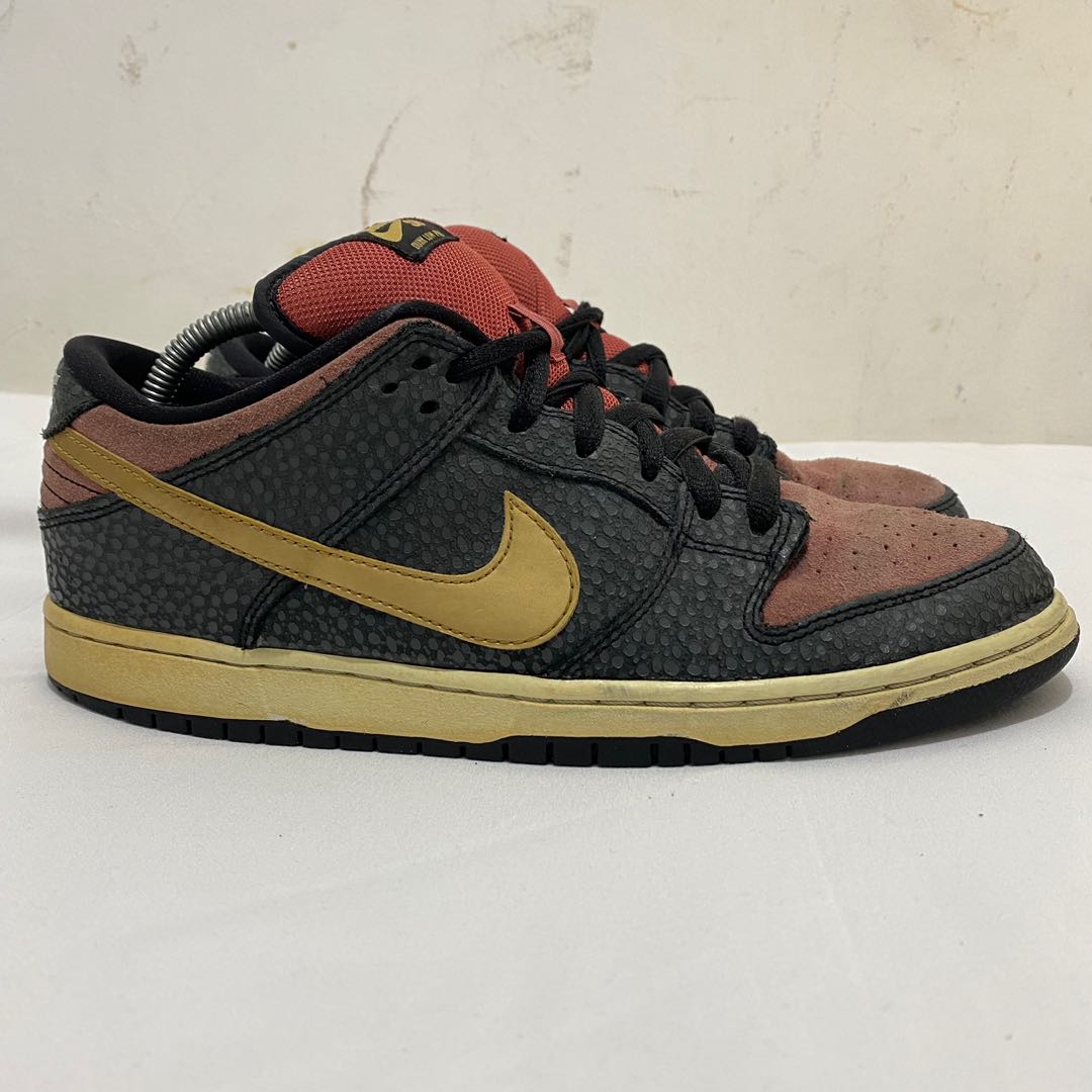 Nike SB Dunks Wall of Fame 2013, Men's Fashion, Footwear, Sneakers on ...