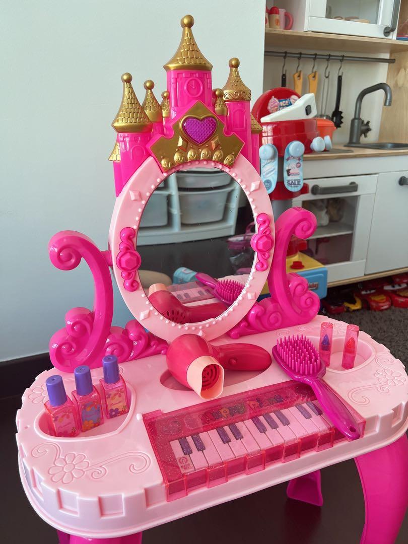 Princess kids dressing table, Hobbies & Toys, Toys & Games on Carousell