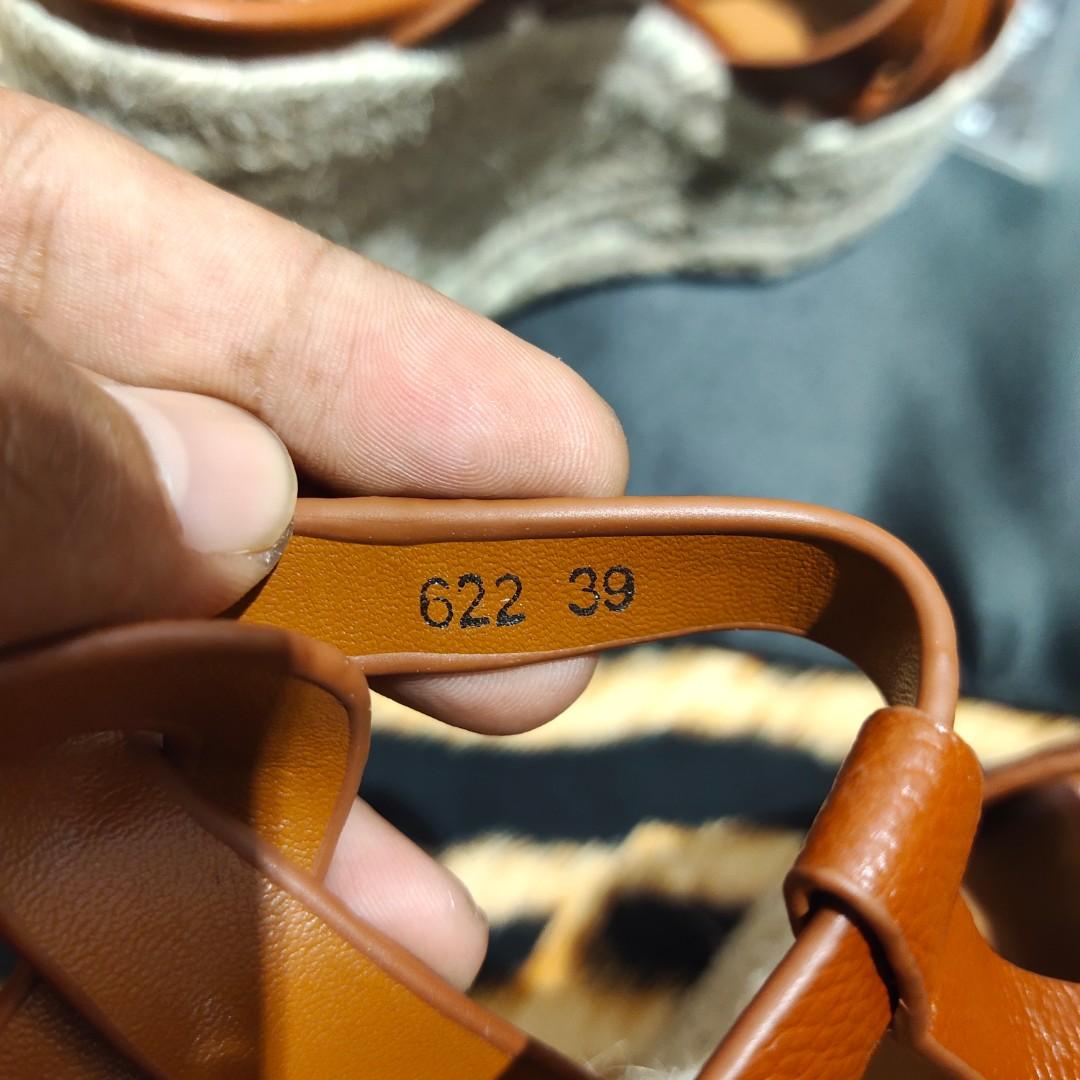 Sepatu YSL, Fesyen Wanita, Sepatu di Carousell