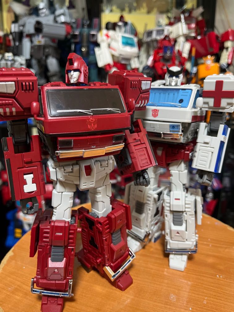 Transformer 3rd parties TFC x2 old soldier (ironhide) and medic ...